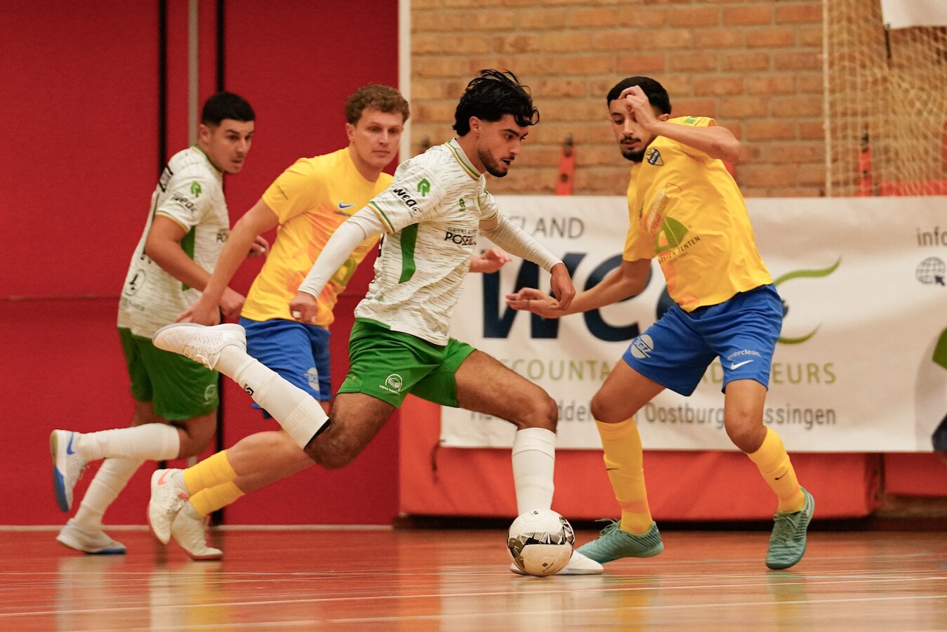 Bouzambou schiet zaalvoetballers van Groene Ster Vlissingen naar ...