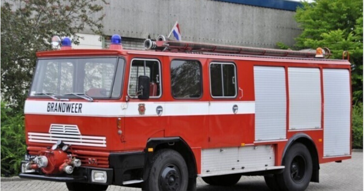 Oude brandweerwagen vat vlam op de A7 in Sappemeer | 112 nieuws Midden ...