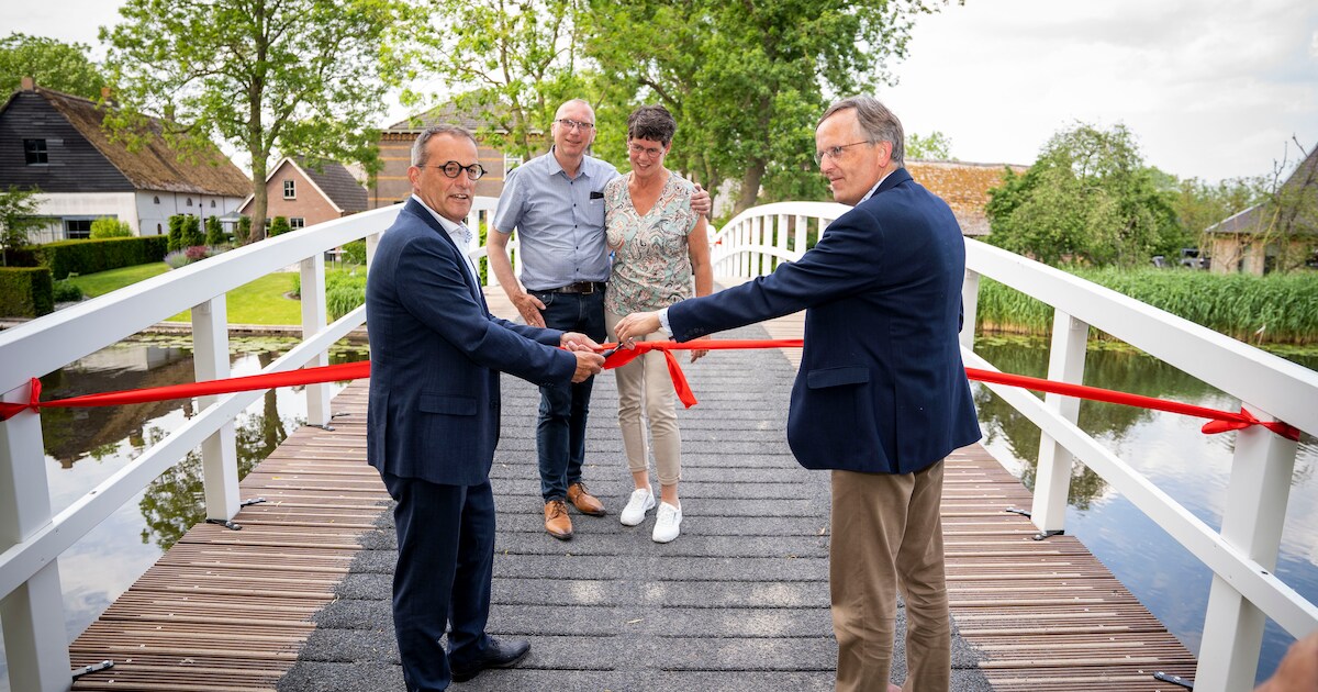 Nieuwe Pinkeveerse brug in Giessenburg officieel geopend | Rivierenland ...