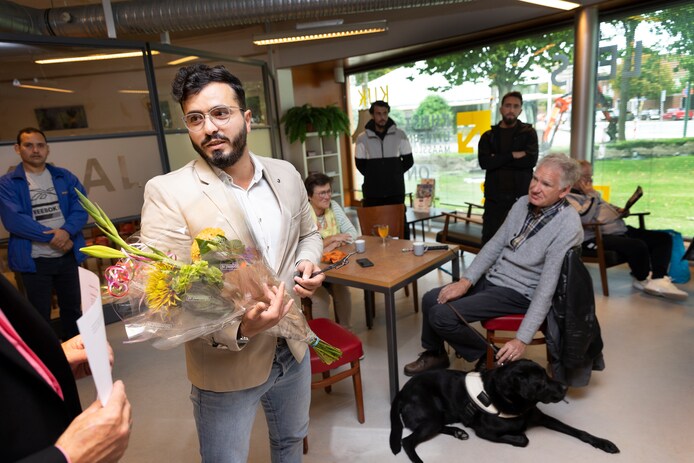 Saad (30) woont nog geen jaar in Nederland en is nu al een Taalheld ...