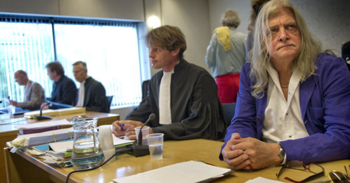 Reve-biografie blijft in de schappen liggen | Binnenland | AD.nl