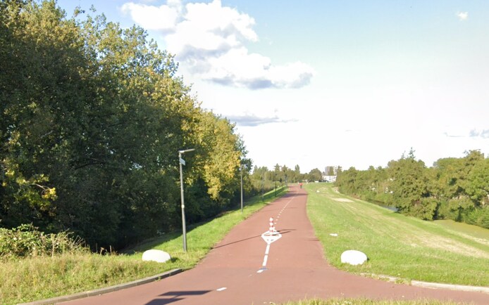 Man rijdt 130 kilometer per uur op fietspad en glijdt met motorscooter ...