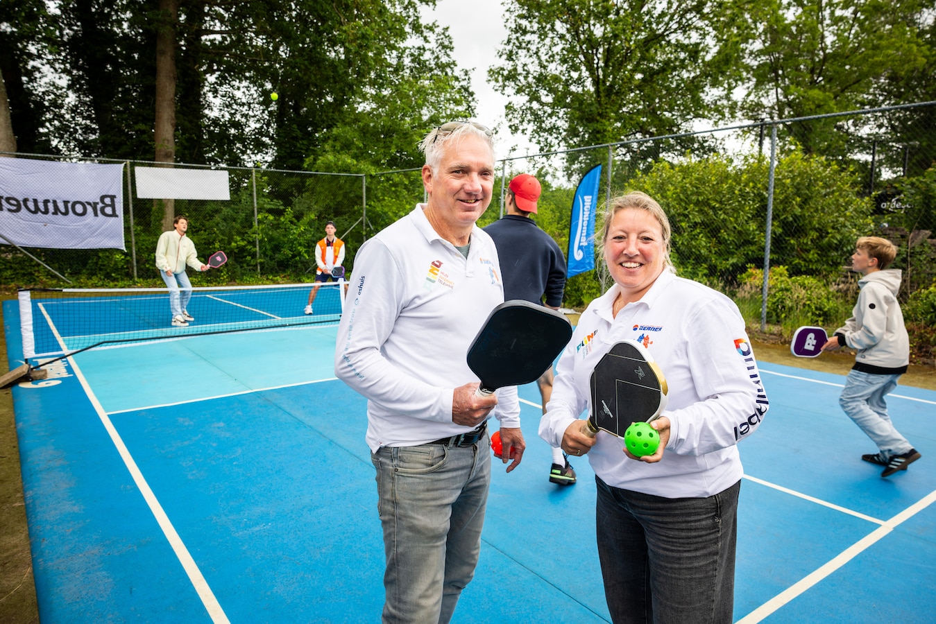 Deze bijzondere baan lag op Roland Garros, nu test Dalfsen hem op een ...