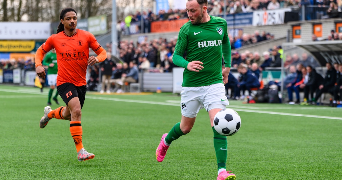 Justin van Groen lacht het laatst na strijd met zijn voetbalvrienden ...
