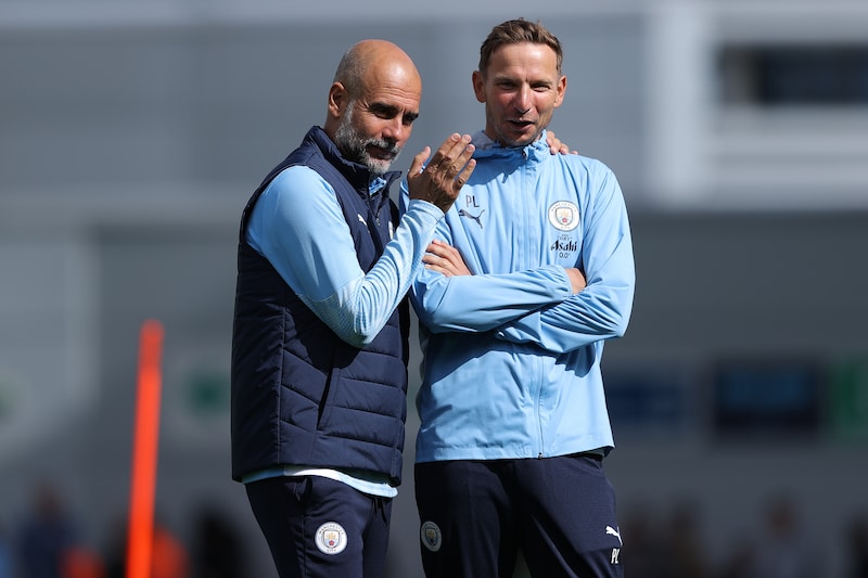 Pepijn Lijnders keek een seizoen lang naast Guardiola mee: ‘Hij ...