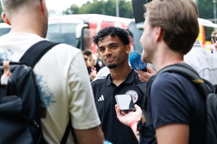 Nieuwe kans voor ‘overbodige’ Owen Wijndal bij Ajax: ‘Ik denk dat ik in mijn spel volwassener en ...