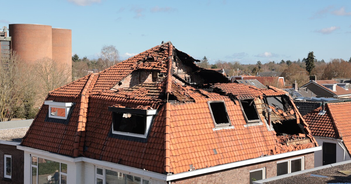 Recherche probeert oorzaak uitslaande brand in Zeist snel te achterhalen: ‘Niets meer te redden ...