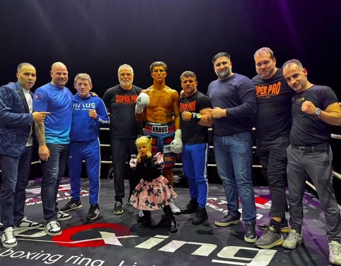 ‘Bokssensatie’ Gradus Kraus (23) uit Oss overtuigt Engelse promotor ...