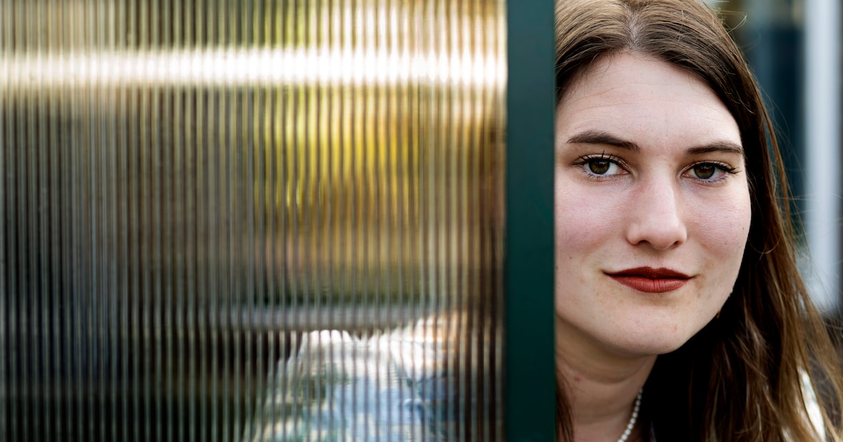 Julia (28) vocht tien jaar tegen haar eetstoornis en wachtlijsten: ‘Pas ...