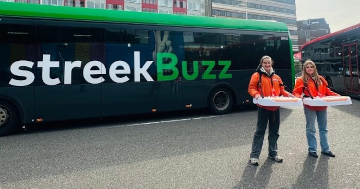 Qbuzz deelt glow-in-the-dark sticks en haringdropjes uit ter ere van ...