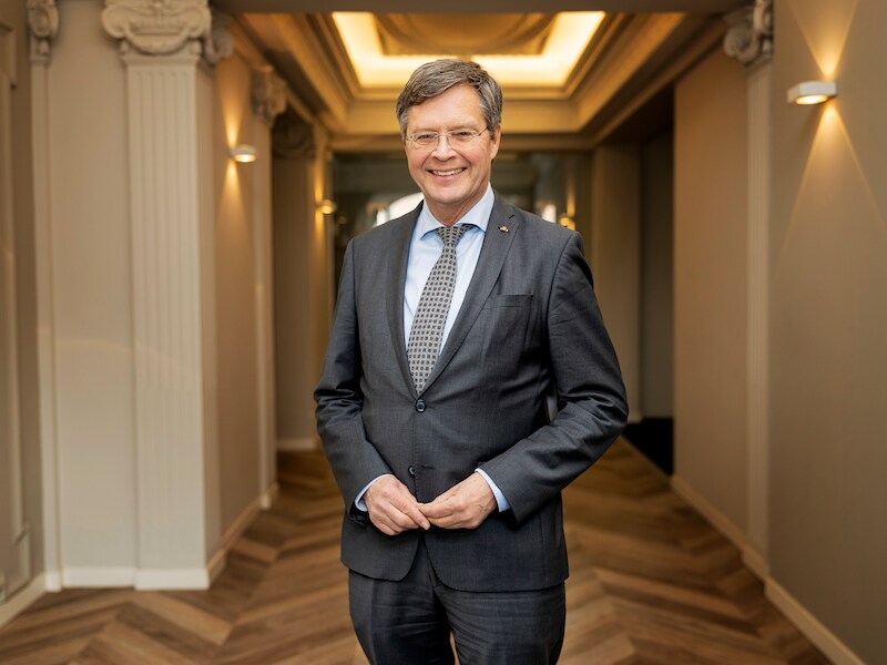 VVD-leider Yesilgöz sluit ‘laffe’ Wilders uit, PVV-leider woedend ...