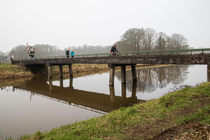 Lochem wil fors betalen voor compleet nieuwe brug, vooral om boer ter ...
