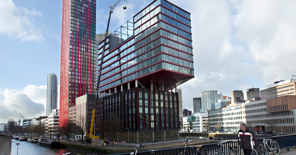 Taakstraf voor spuiten hakenkruis en nazistische leuzen op muren van ...