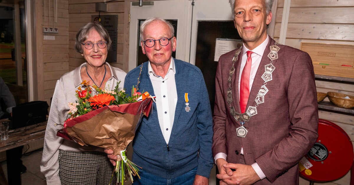 Tennisvrijwilliger Jaap Beverloo uit Leerdam krijgt Koninklijke ...