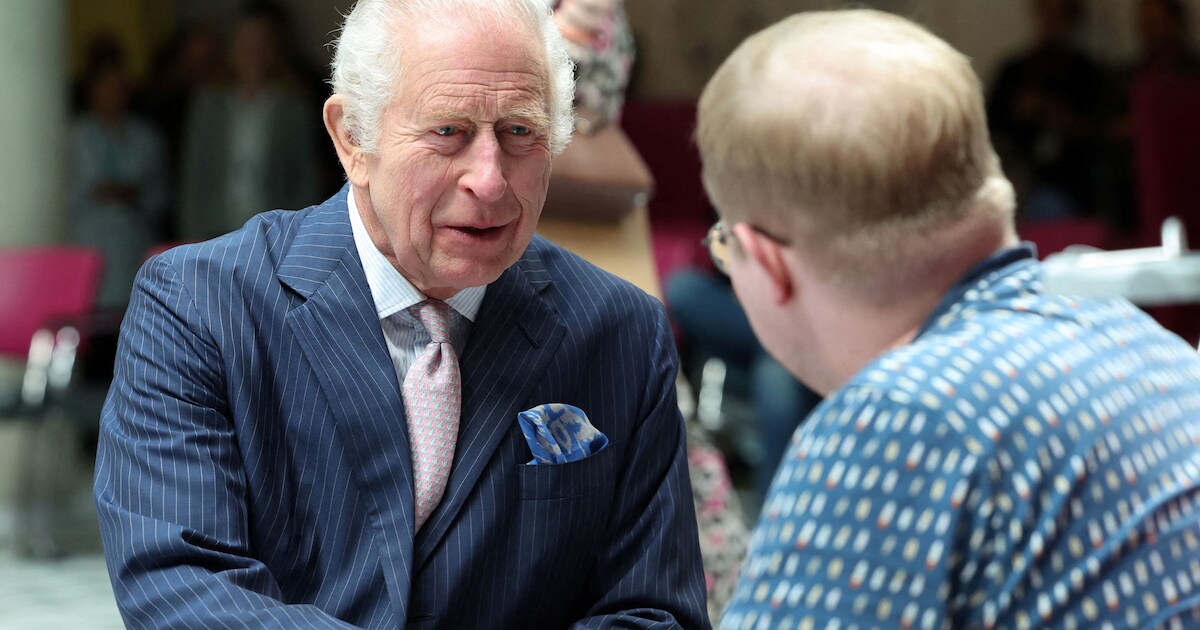 Koning Charles spreekt met kankerpatiënten bij eerste werkbezoek na ...