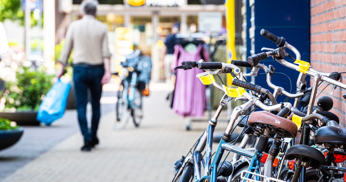 Mysterie van de gelabelde fietsen rond de Herenhof opgelost: ‘Wat ...
