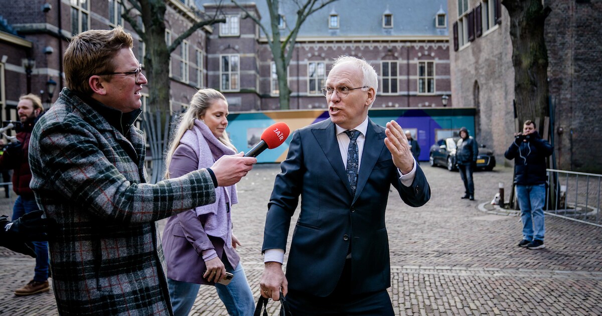 ‘We horen het pas als de stront niet meer meer onder de pet kan worden ...