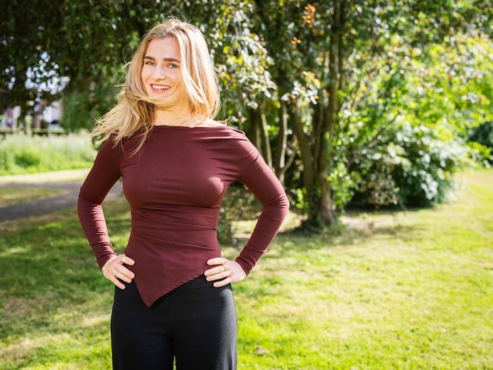 Raadslid Amber (23) doorbreekt stilte over seksistische opmerkingen ...