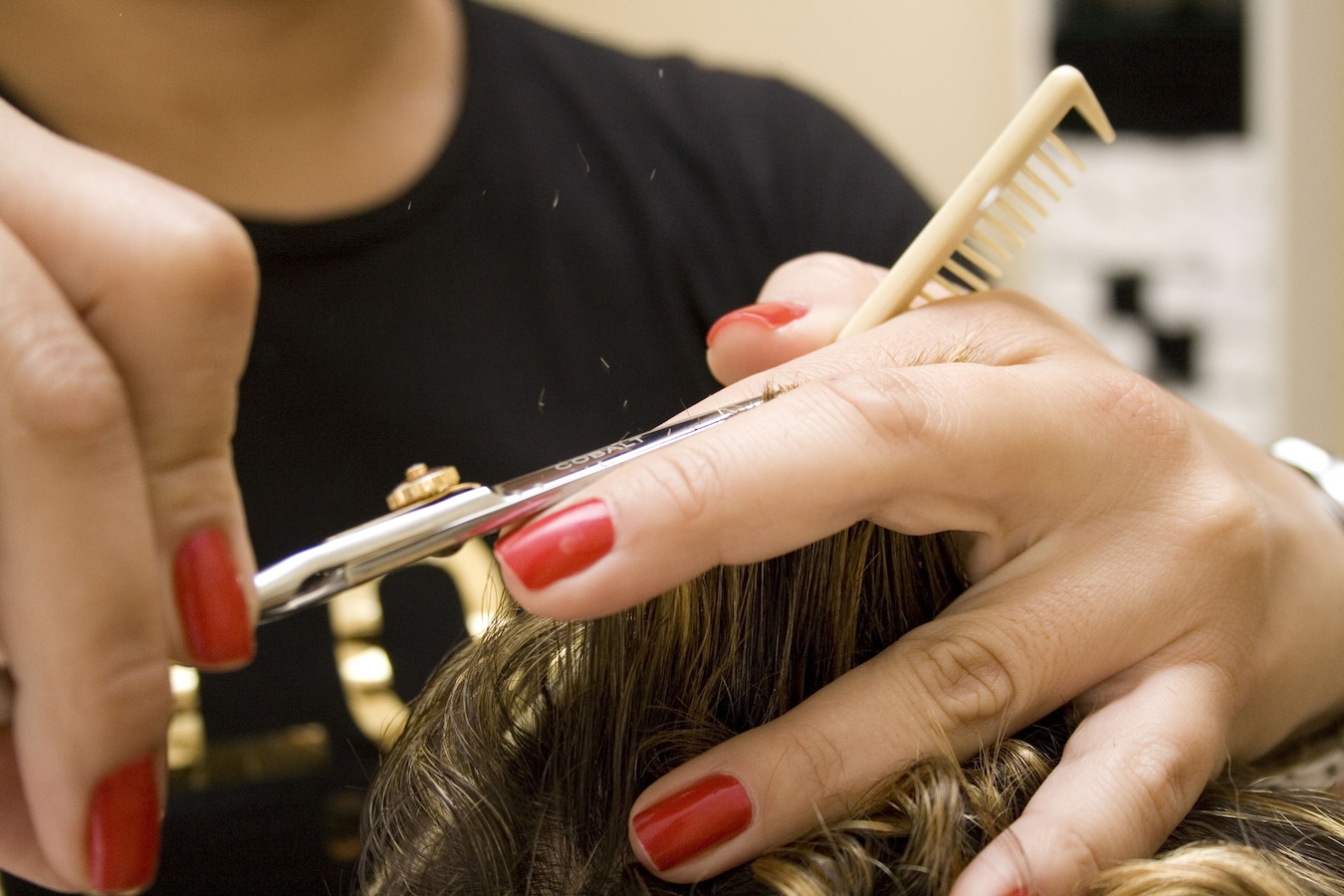 Bredase kappers slaken noodkreet: ‘Den Haag help ons, anders moeten we ...