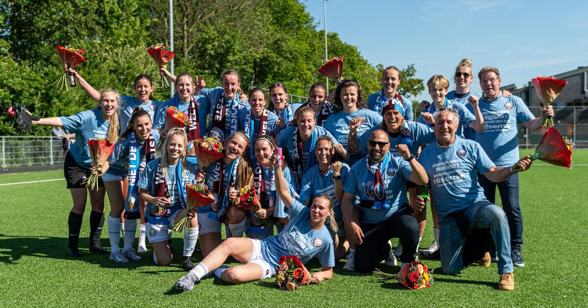 Kampioen! Vrouwen SC Monster promoveren op indrukwekkende wijze naar de ...
