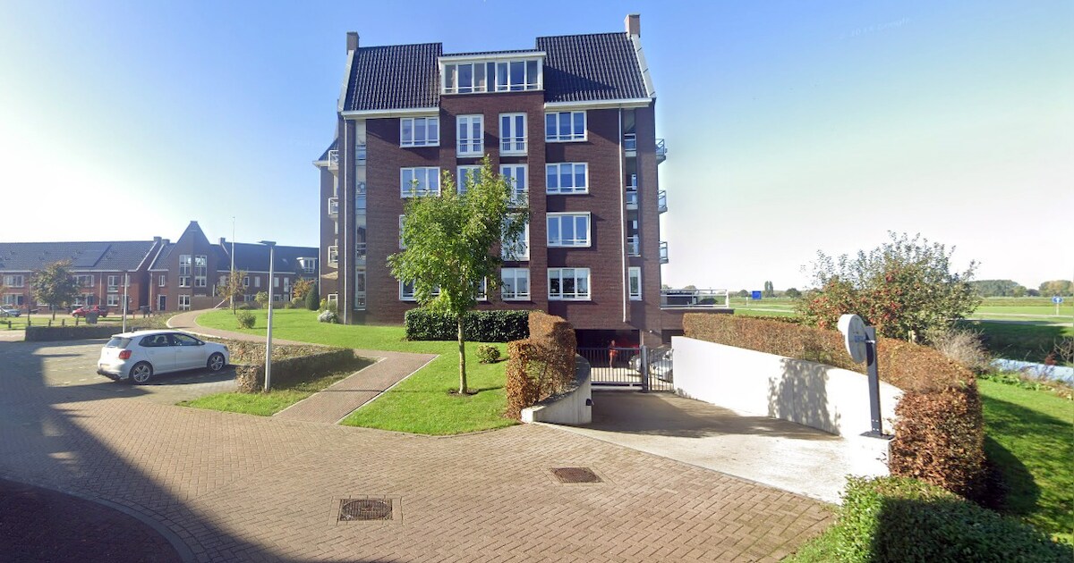 Tien auto’s bekrast in afgesloten garage van appartementencomplex in ...