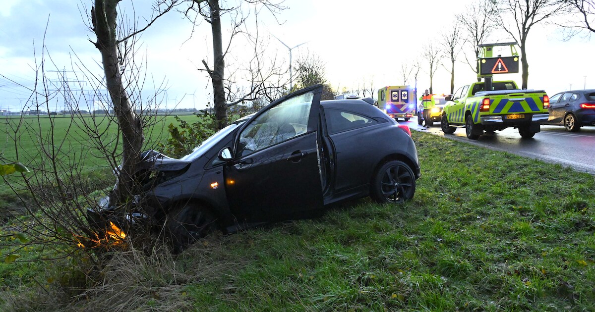 Meerdere auto's door gladheid van de weg afgeraakt op N362 bij ...