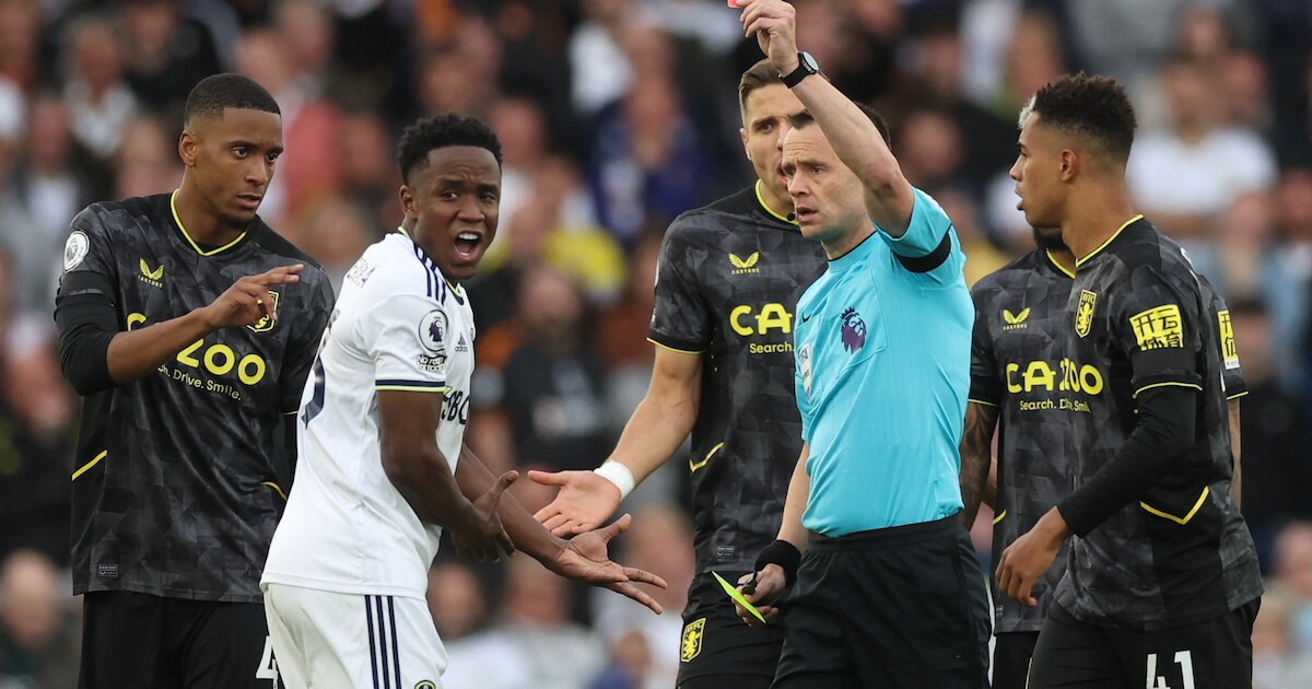 Luis Sinisterra krijgt eerste rode kaart in carrière na onhandige actie ...