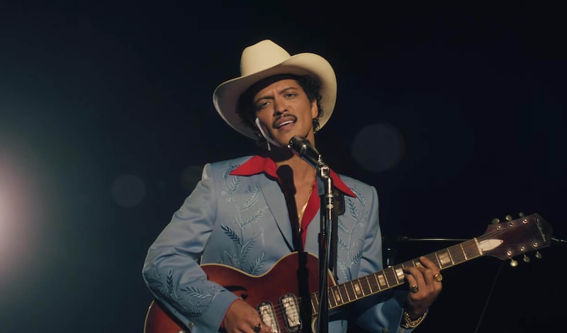 Stormloop op kaarten Bruno Mars: ‘Hij is een beest, bijna een ...