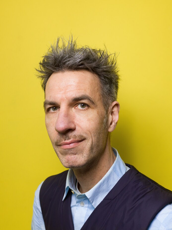 Metershoge wezens maken ‘ruzie’ in tentoonstelling: ‘Gaat over de ongelijkheid in de wereld ...