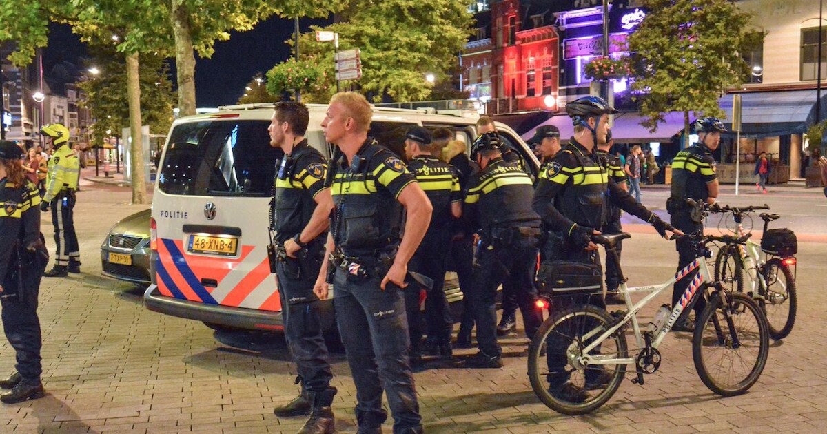 Rapper Boef met extra dagvaarding op zak door politie naar huis ...