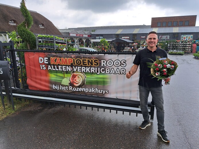 Daar is-ie weer: de kampioensroos van Feyenoord, sinds deze week te ...