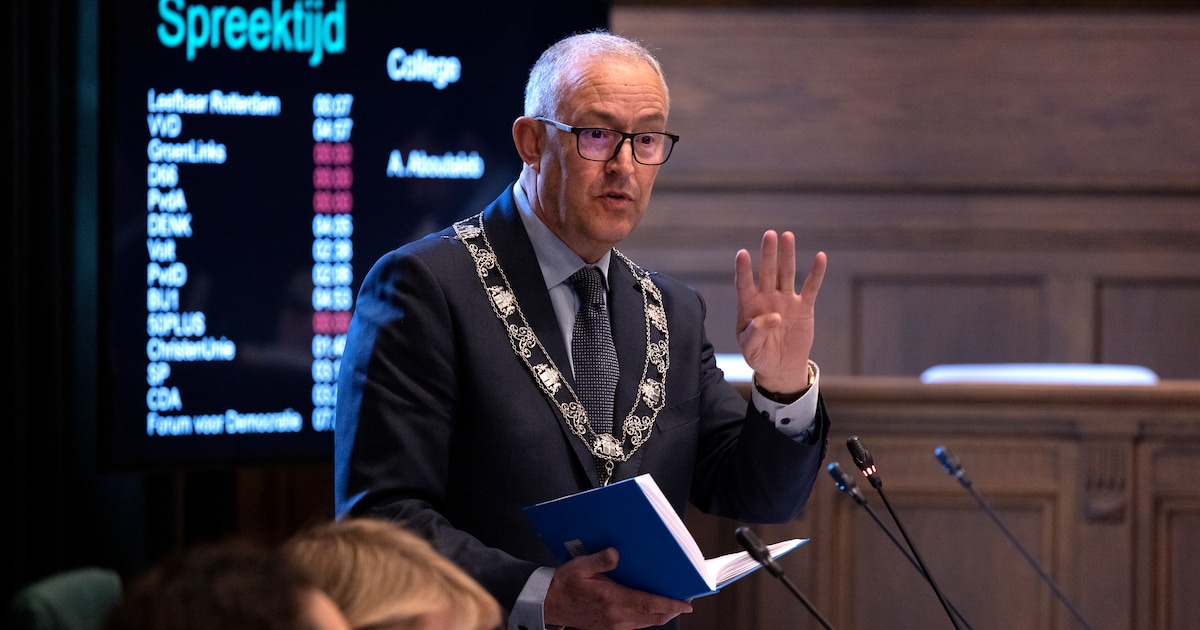 Aboutaleb in snoeihard debat: ‘Ook ik werd verrast door vertrek van wethouder Yigit’ | Rotterdam ...