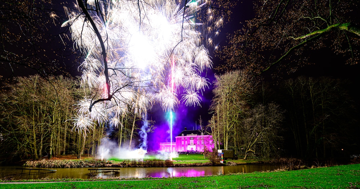 Zeist luidt nieuwe jaar voor het eerst in met grote vuurwerkshow boven ...