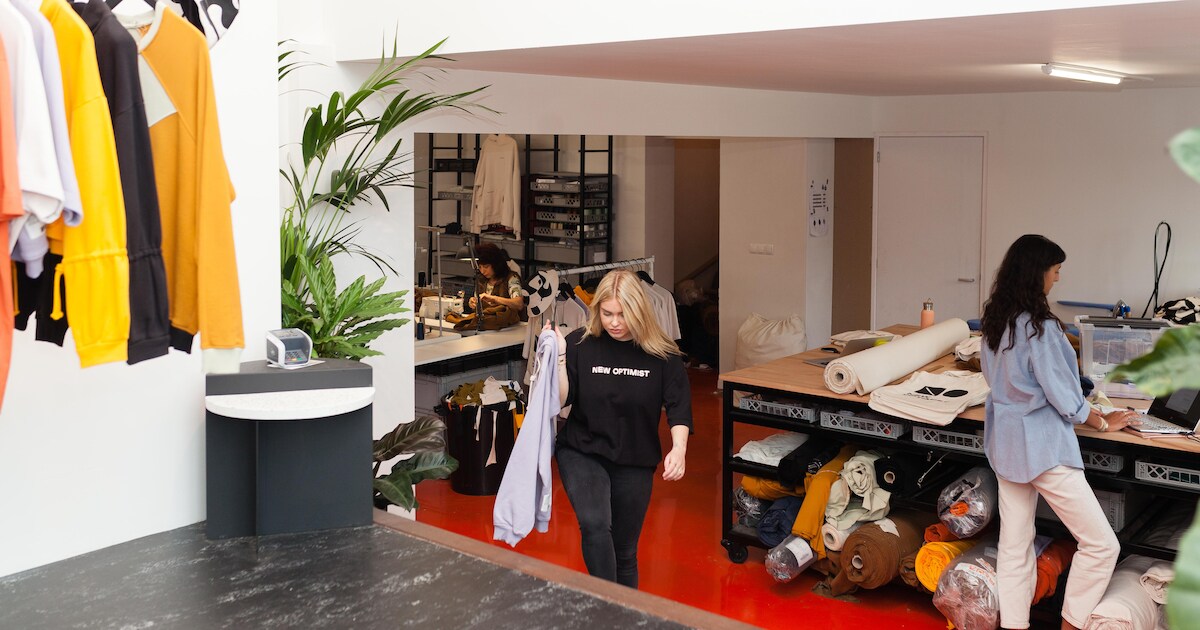 Duurzaam Amsterdams modebedrijf New Optimist, dat statiegeld op kleding ...