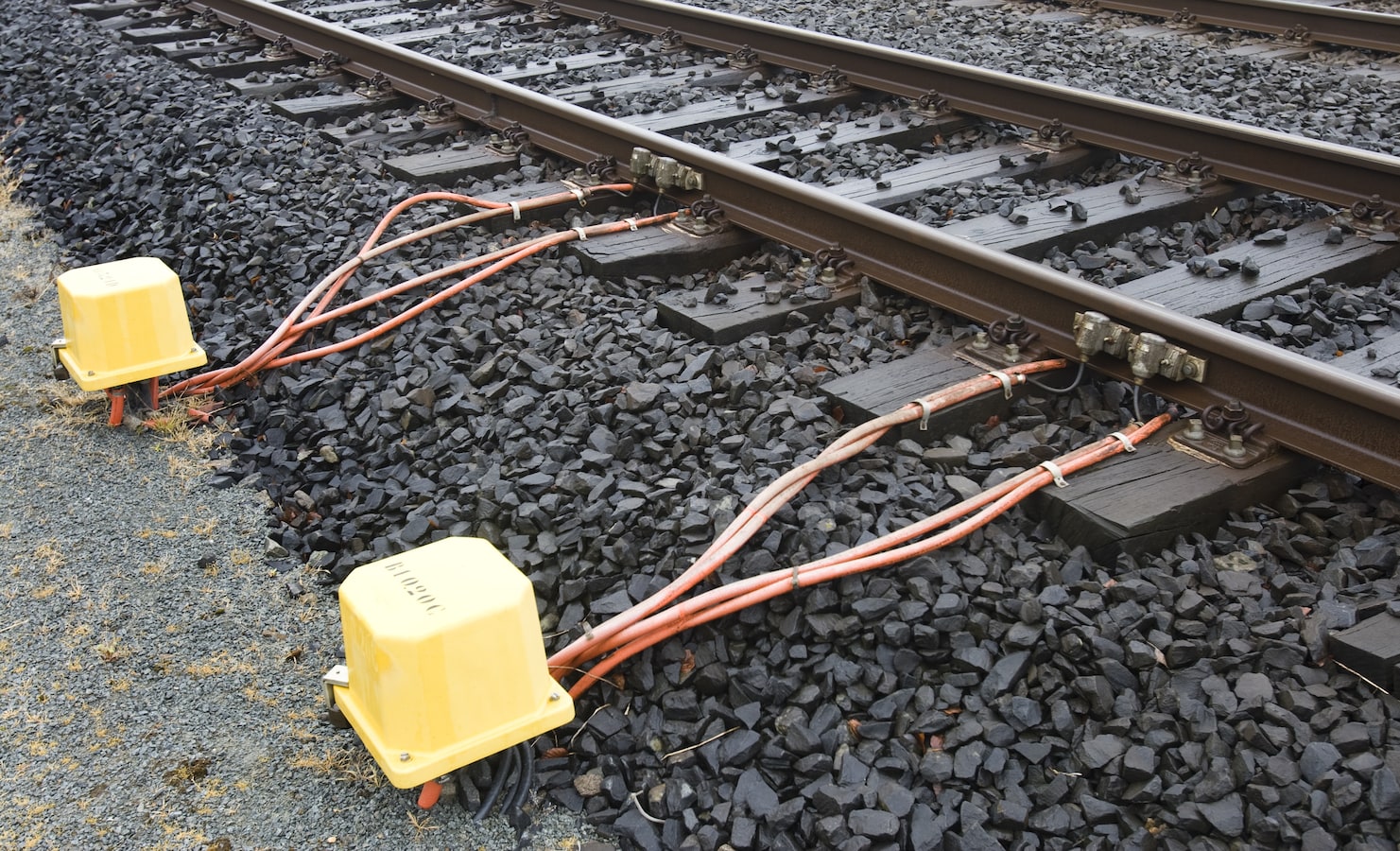 Tracker onder auto ontmaskert spoormedewerker: Johannes stal voor ...