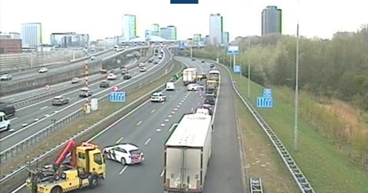 Meerdere voertuigen in botsing op de A10 bij Amsterdam | 112 nieuws Amsterdam | AD.nl