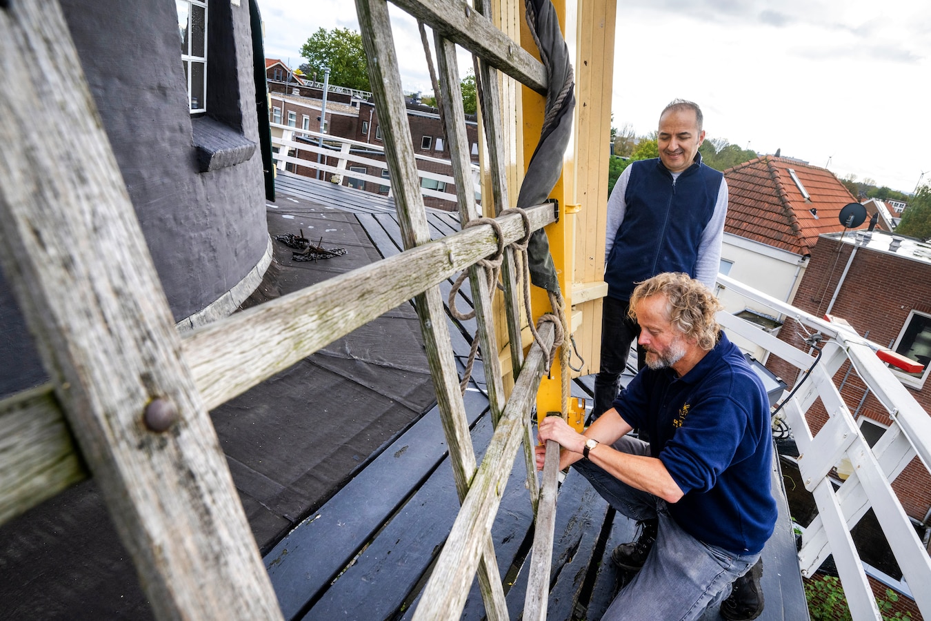 De Klarendalse molen heeft dringend onderhoud nodig en daarom wordt ...