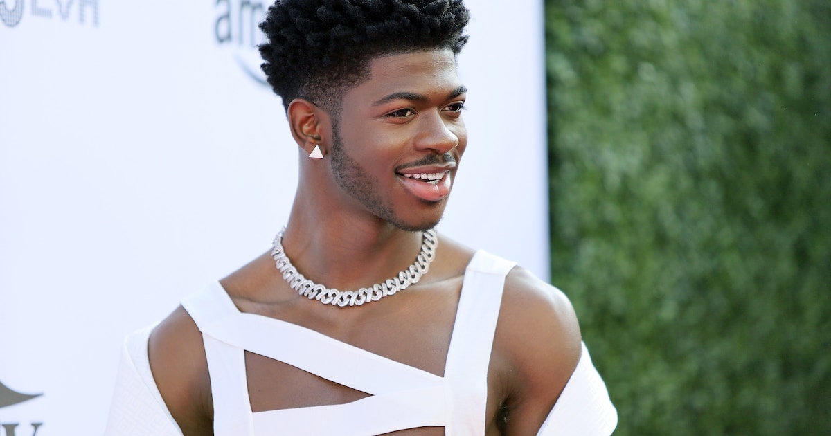 Rapper Lil Nas X aangehouden nadat hij in ondergoed agent aanviel ...