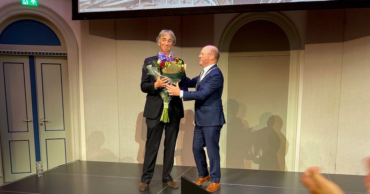 Koninklijke onderscheiding voor cardioloog Arthur Wilde | Regio | AD.nl