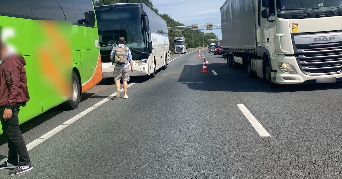 Bus vol passagiers staat stil op A27: file vanuit Utrecht naar ...