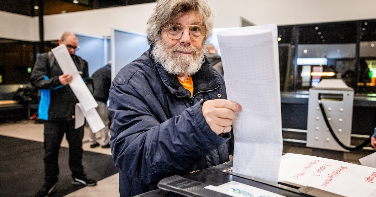 Chaim (73) is - weer - de eerste stemmer in de regio: ‘Het is een sport ...
