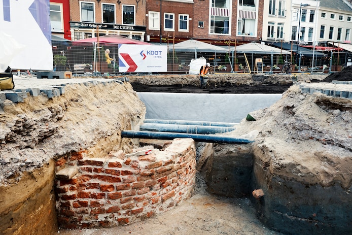 Archeologen doen unieke vondst onder straatstenen van de Neude: ‘We ...