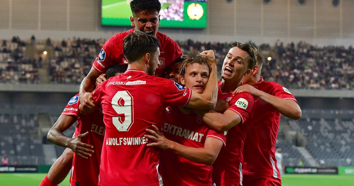 Sem Steijn schiet FC Twente in heksenketel naar laatste voorronde Conference League: ‘Hebben ...