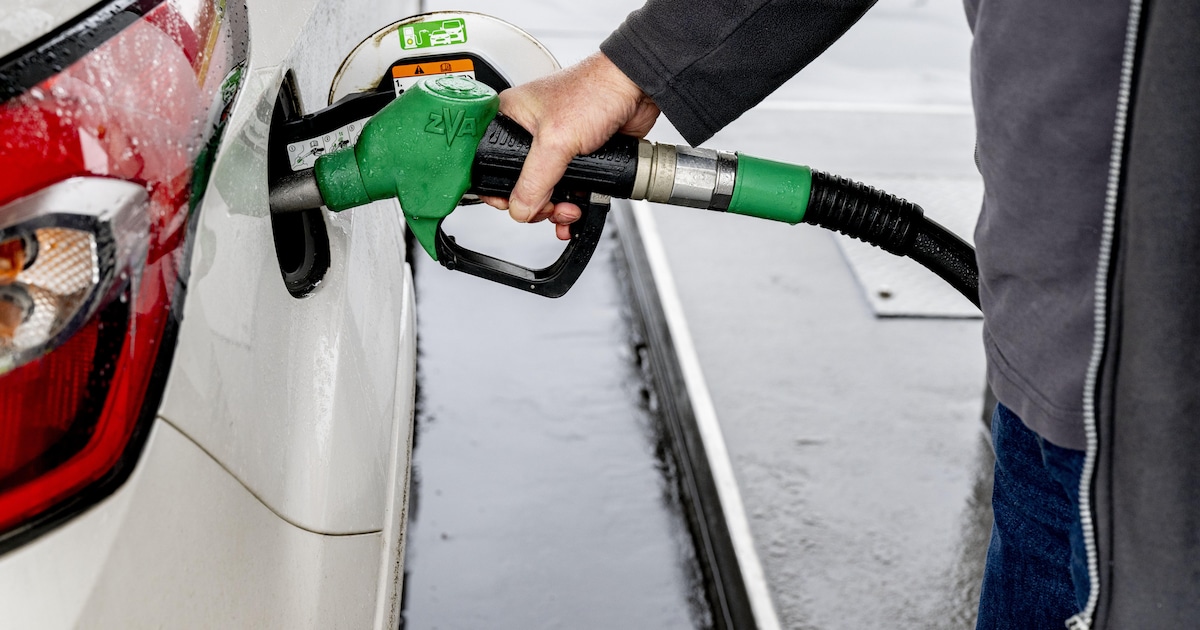 Praat mee: de benzineprijs aan de pomp moet naar beneden als de ...