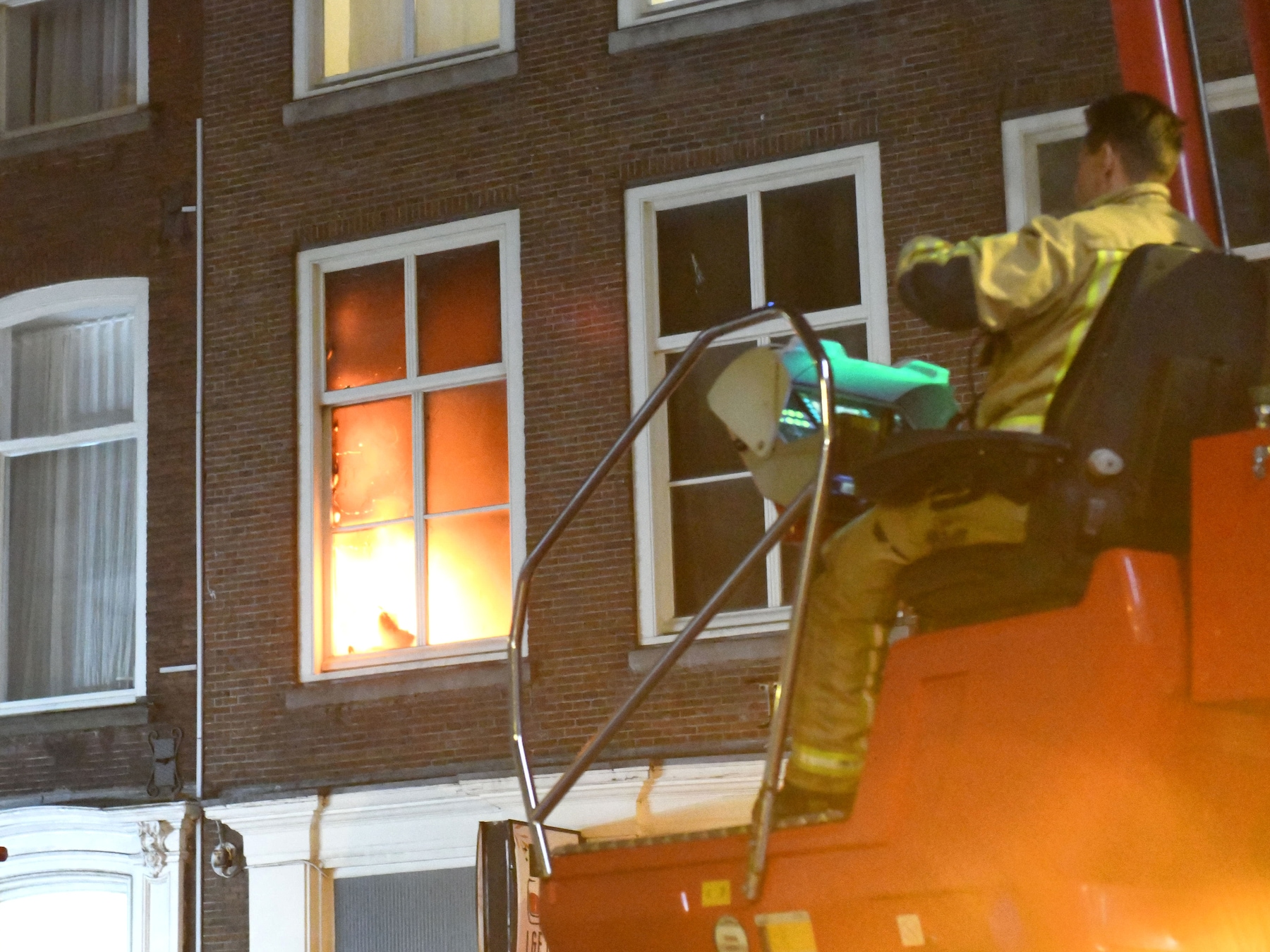 Ongeluk op A12 bij Den Haag zorgt voor vertraging: drie rijstroken ...