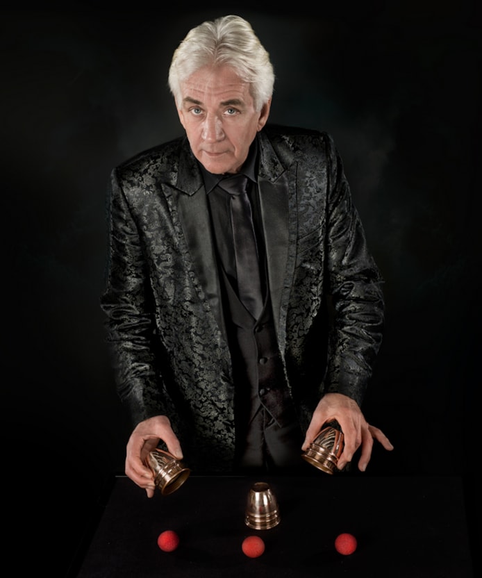 Oud-wereldkampioen goochelen Ger Copper (67) overleden | Show | AD.nl