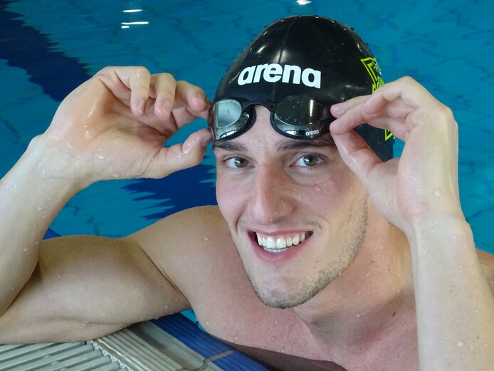 Eerst Universiade en dan strijdt Thomas Verhoeven verder tegen zwembond ...