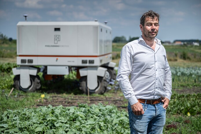 Flinke investering, maar ook flinke opbrengst: robot vervangt de boer ...