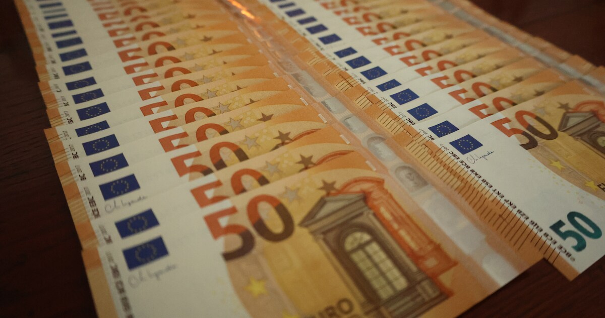 Half jaar cel voor man die voor ‘vrienden’ half miljoen euro in ...