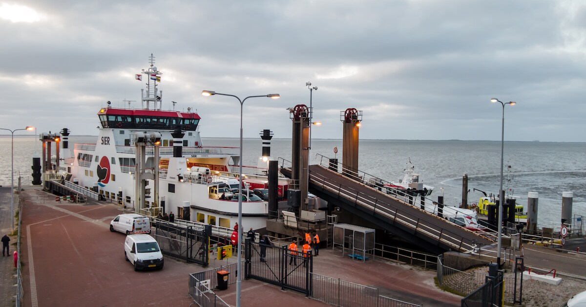 Veerdienst naar Ameland hervat na problemen met autobrug | Binnenland ...